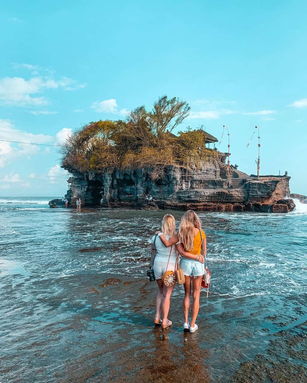 Du lịch đền Tanah Lot: kinh nghiệm, giá vé, đường đi & lịch trình ...